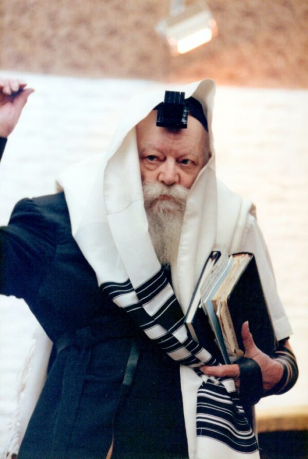 Rebbe | Leviim Gallery